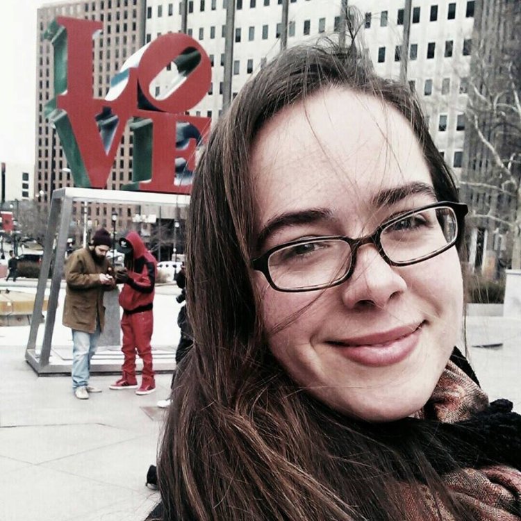 Robin Bier (Contralto) - Short Biography [More Photos]